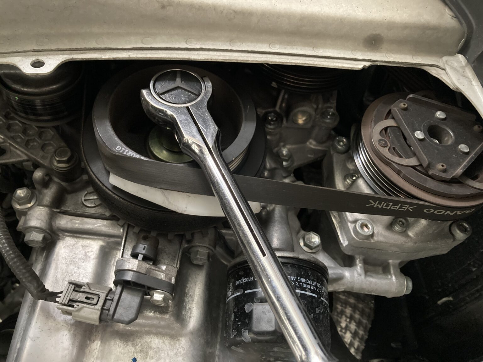 特殊工具なしでできる？スズキ ハイブリッド ISGベルト交換 （スペーシア DAA-MK53S）