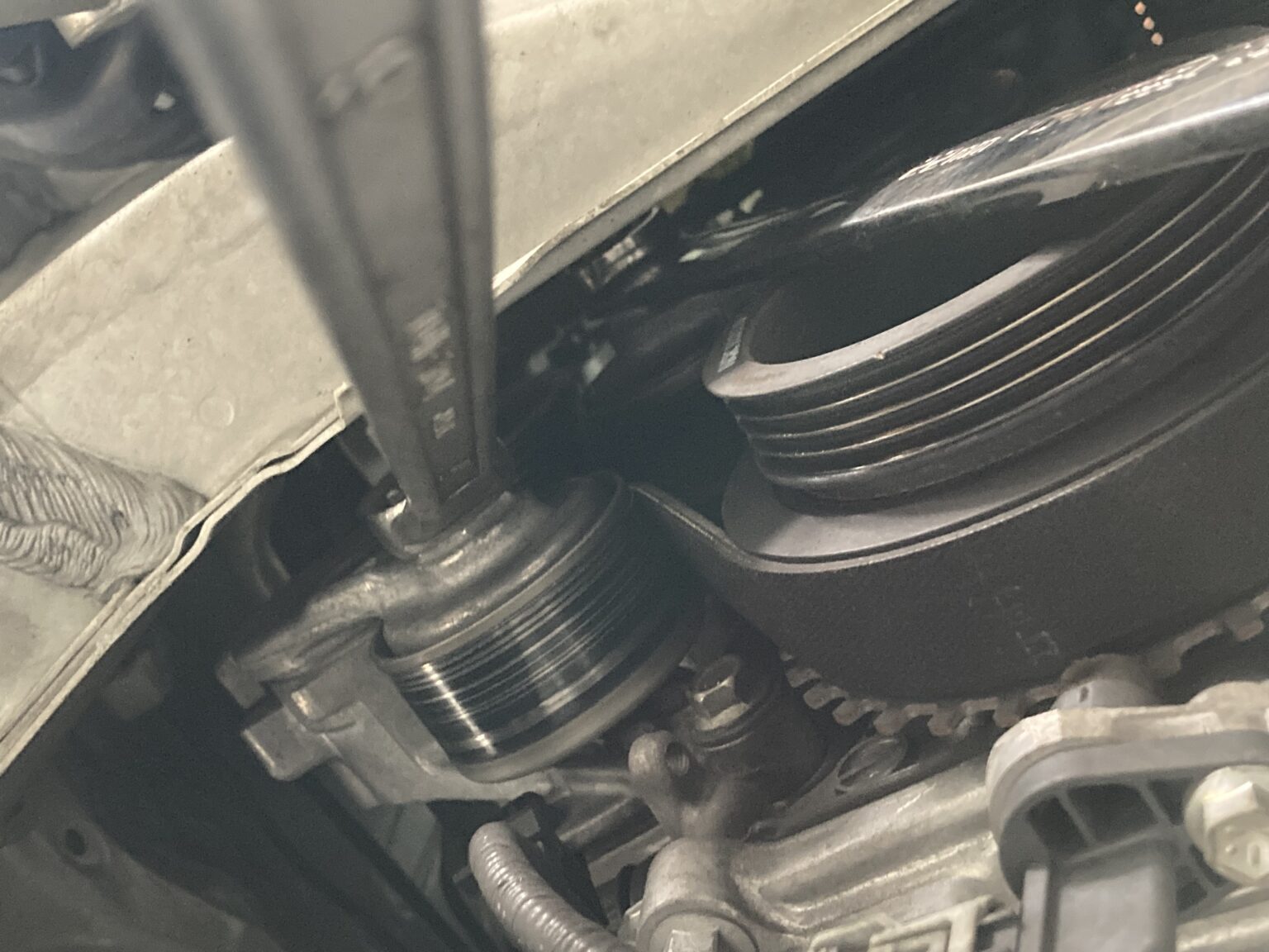 特殊工具なしでできる？スズキ ハイブリッド ISGベルト交換 （スペーシア DAA-MK53S）